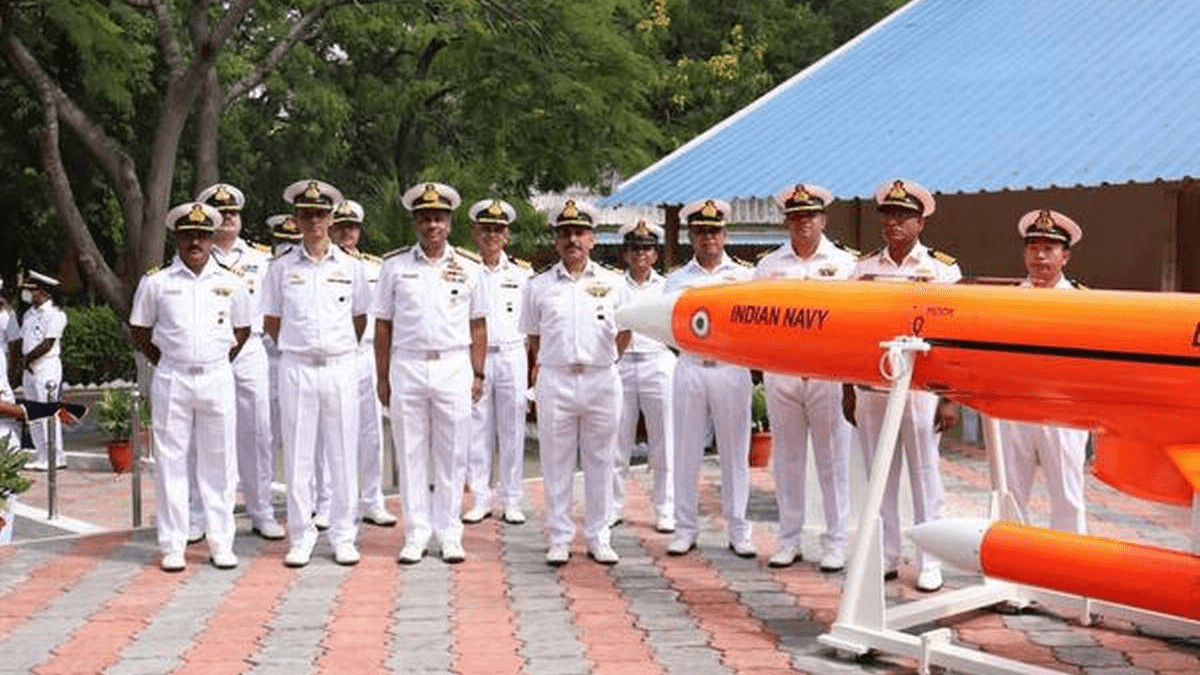 Flag Officer Commanding Of Goa Naval Area Visits INS Agrani
