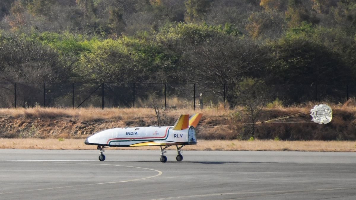 ISRO Successfully Conducts Reusable Launch Vehicle Autonomous Landing ...