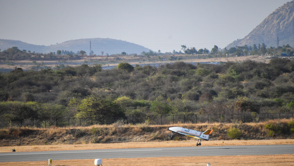 ISRO Successfully Conducts Reusable Launch Vehicle Autonomous Landing ...